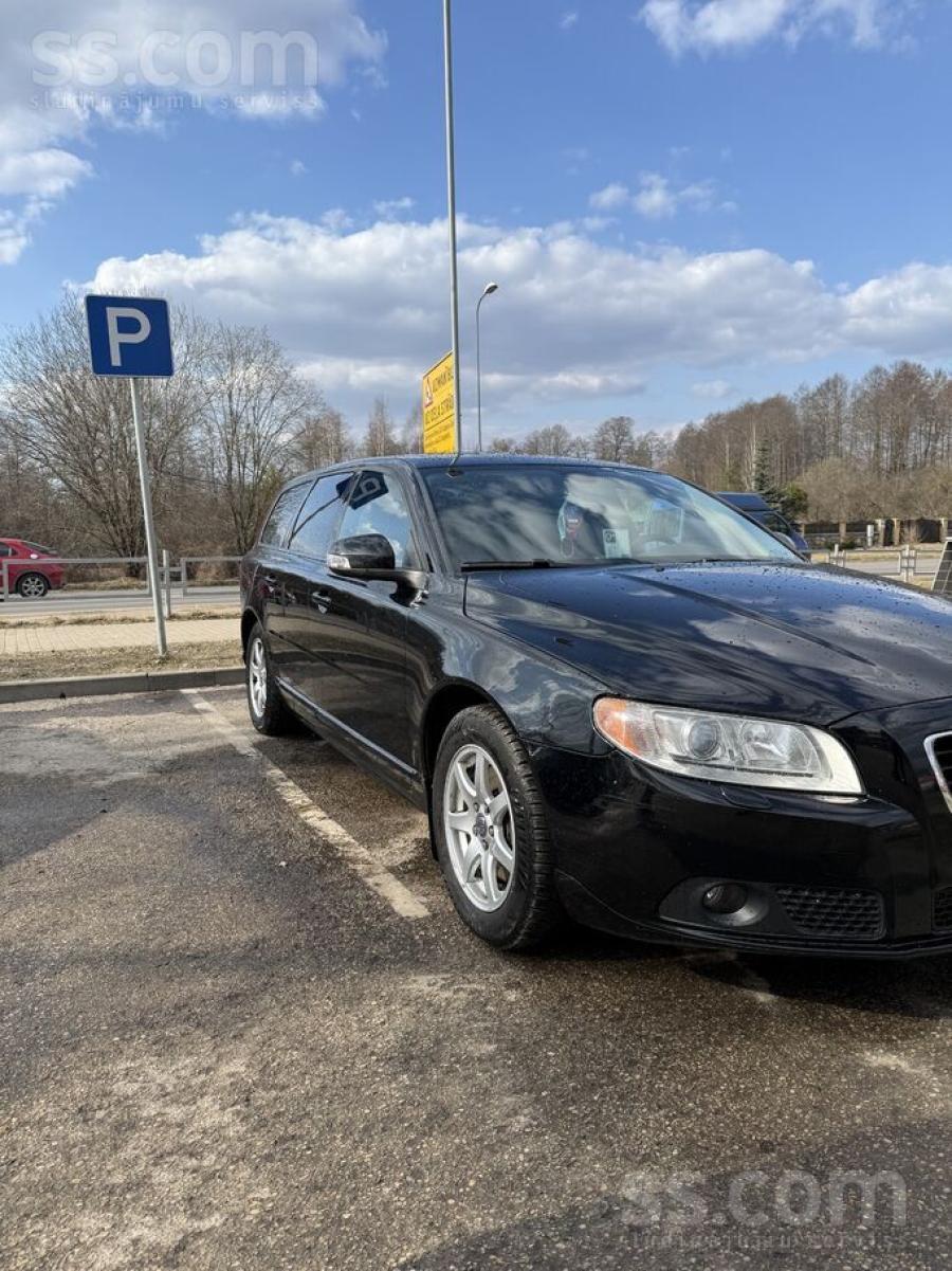 Melns Volvo V70 2007 Daugavpils, ar dzinēja tilpumu 2.40 L un nobraukumu 292 tūkst. km par 3800 €, foto 7 vietnē AUTOMOTO.COM.LV