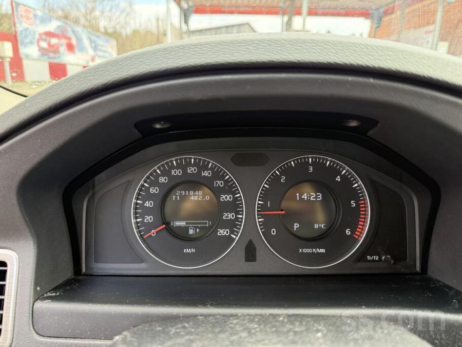 Melns Volvo V70 2007 Daugavpils, ar dzinēja tilpumu 2.40 L un nobraukumu 292 tūkst. km par 3800 €, foto 8 vietnē AUTOMOTO.COM.LV