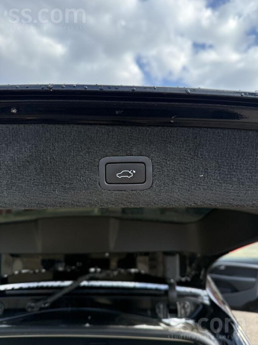 Melns Volvo V70 2007 Daugavpils, ar dzinēja tilpumu 2.40 L un nobraukumu 292 tūkst. km par 3800 €, foto 12 vietnē AUTOMOTO.COM.LV