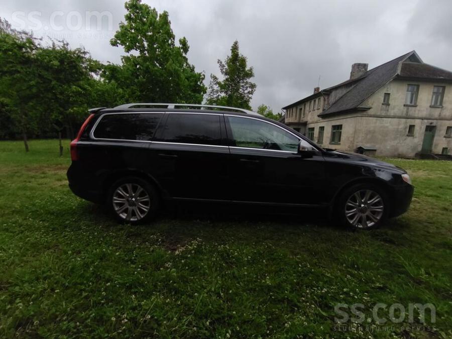 Melns Volvo V70 2007 Ventspils, ar dzinēja tilpumu 2.40 L un nobraukumu 307 tūkst. km par 3500 €, foto 3 vietnē AUTOMOTO.COM.LV