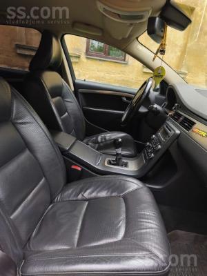 Melns Volvo V70 2007 Ventspils, ar dzinēja tilpumu 2.40 L un nobraukumu 307 tūkst. km par 3500 €, foto 7 vietnē AUTOMOTO.COM.LV