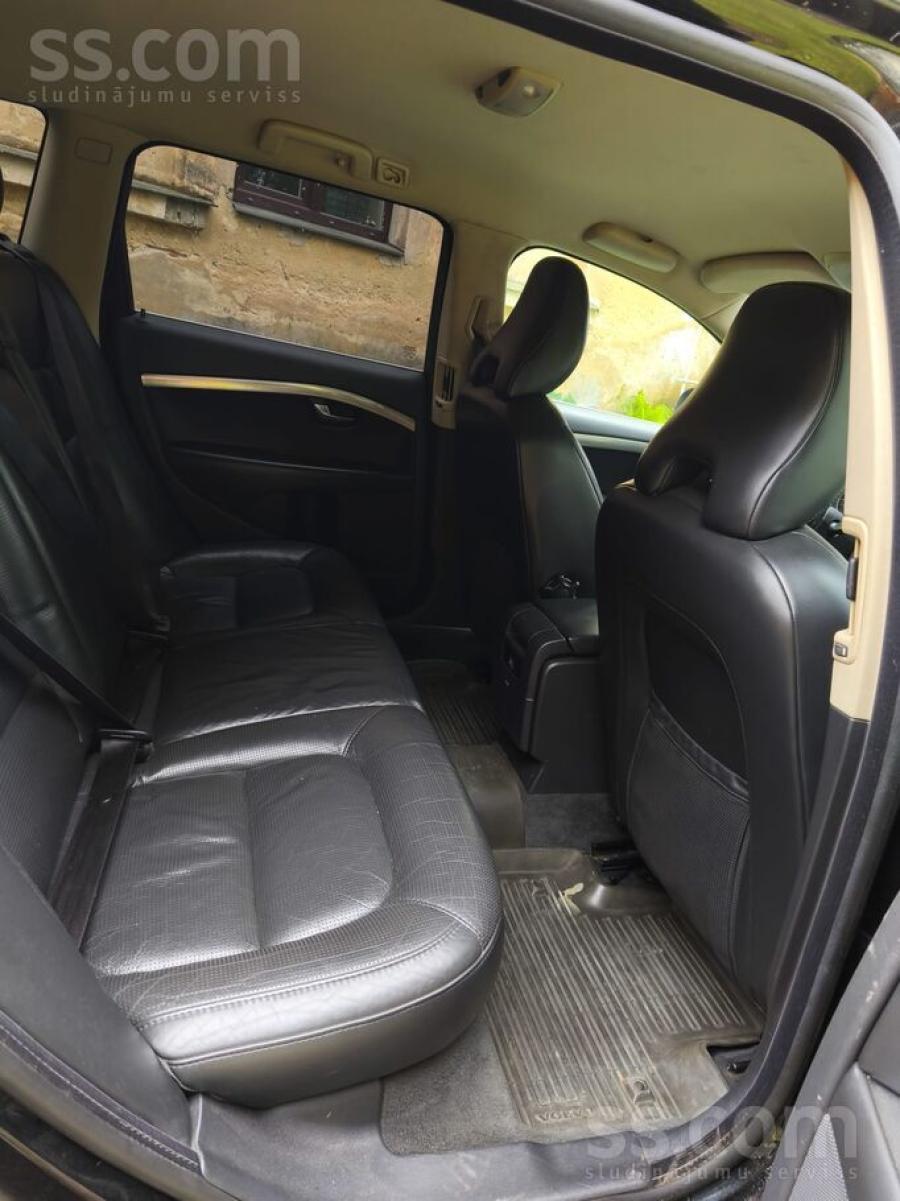 Melns Volvo V70 2007 Ventspils, ar dzinēja tilpumu 2.40 L un nobraukumu 307 tūkst. km par 3500 €, foto 8 vietnē AUTOMOTO.COM.LV