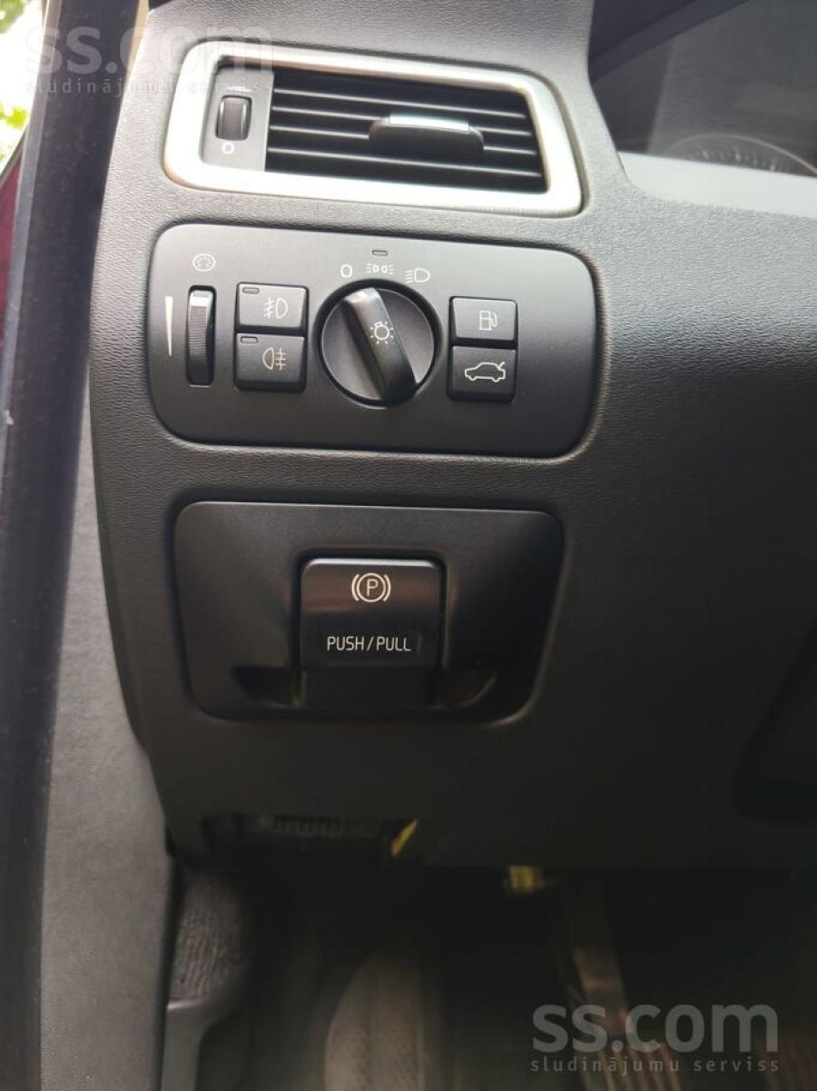 Melns Volvo V70 2007 Ventspils, ar dzinēja tilpumu 2.40 L un nobraukumu 307 tūkst. km par 3500 €, foto 11 vietnē AUTOMOTO.COM.LV