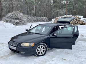 Black Volvo V70 2007 in Riga, with an engine capacity of 2.40 L and mileage of 467 thousand km for 2700 €, photo 3 on AUTOMOTO.COM.LV