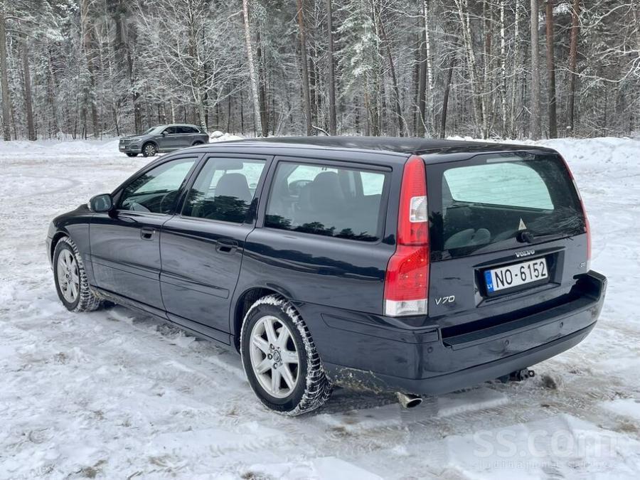 Black Volvo V70 2007 in Riga, with an engine capacity of 2.40 L and mileage of 467 thousand km for 2700 €, photo 6 on AUTOMOTO.COM.LV