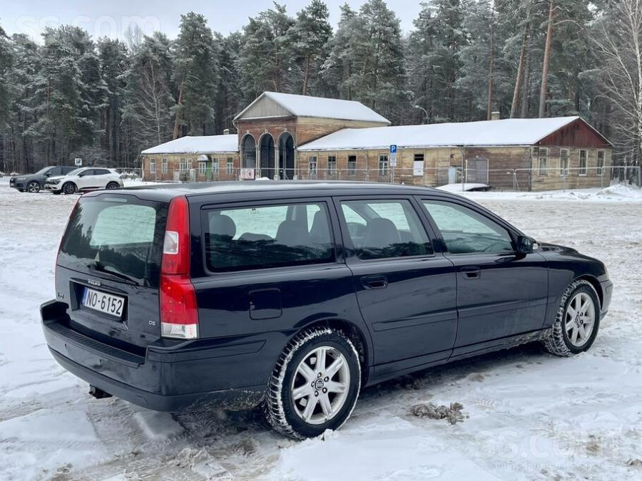 Black Volvo V70 2007 in Riga, with an engine capacity of 2.40 L and mileage of 467 thousand km for 2700 €, photo 7 on AUTOMOTO.COM.LV
