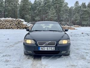 Black Volvo V70 2007 in Riga, with an engine capacity of 2.40 L and mileage of 467 thousand km for 2700 €, photo 10 on AUTOMOTO.COM.LV