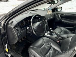 Black Volvo V70 2007 in Riga, with an engine capacity of 2.40 L and mileage of 467 thousand km for 2700 €, photo 11 on AUTOMOTO.COM.LV