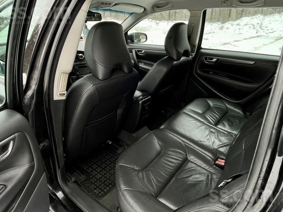 Black Volvo V70 2007 in Riga, with an engine capacity of 2.40 L and mileage of 467 thousand km for 2700 €, photo 14 on AUTOMOTO.COM.LV