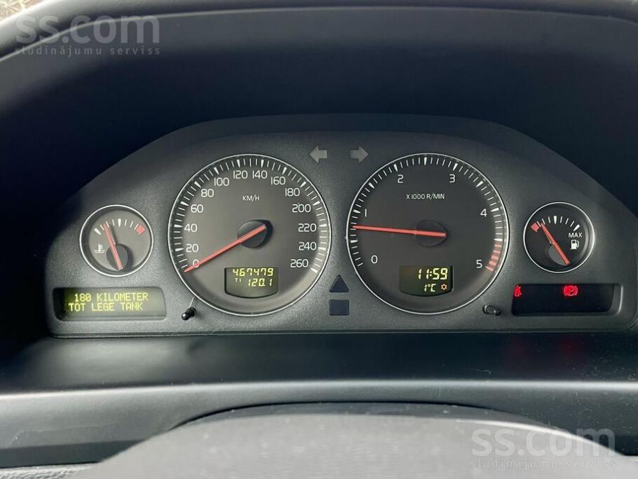 Black Volvo V70 2007 in Riga, with an engine capacity of 2.40 L and mileage of 467 thousand km for 2700 €, photo 15 on AUTOMOTO.COM.LV