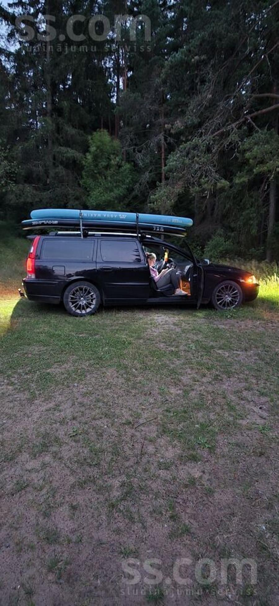 Black Volvo V70 2007 in Ogre, with an engine capacity of 2.40 L and mileage of 347 thousand km for 2700 €, photo 1 on AUTOMOTO.COM.LV