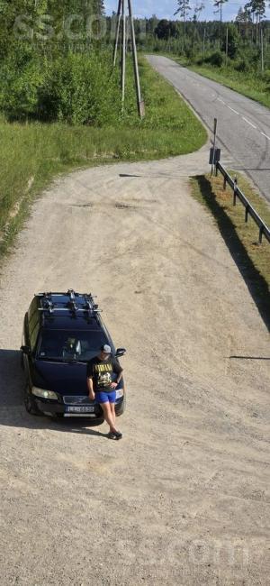 Black Volvo V70 2007 in Ogre, with an engine capacity of 2.40 L and mileage of 347 thousand km for 2700 €, photo 3 on AUTOMOTO.COM.LV