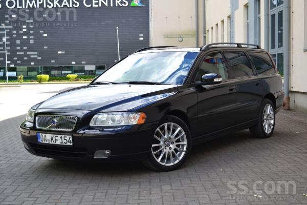 Black Volvo V70 2007 in Jelgava, with an engine capacity of 2.40 L and mileage of 0 thousand km for 3850 €, photo 3 on AUTOMOTO.COM.LV