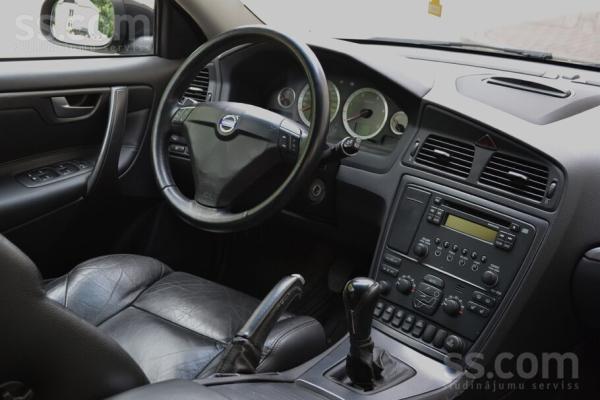 Black Volvo V70 2007 in Jelgava, with an engine capacity of 2.40 L and mileage of 0 thousand km for 3850 €, photo 10 on AUTOMOTO.COM.LV