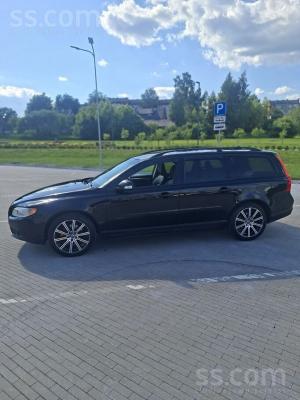 Black Volvo V70 2007 in Rezekne, with an engine capacity of 2.40 L and mileage of 367 thousand km for 3400 €, photo 3 on AUTOMOTO.COM.LV