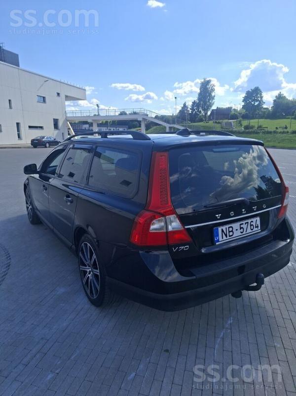 Melns Volvo V70 2007 Rēzekne, ar dzinēja tilpumu 2.40 L un nobraukumu 367 tūkst. km par 3400 €, foto 3 vietnē AUTOMOTO.COM.LV