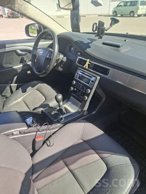 Black Volvo V70 2007 in Rezekne, with an engine capacity of 2.40 L and mileage of 367 thousand km for 3400 €, photo 8 on AUTOMOTO.COM.LV