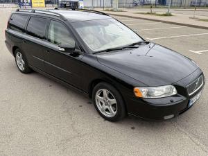 Black Volvo V70 2007 in Vilnius, with an engine capacity of 2.40 L and mileage of 550 thousand km for 1499 €, photo 3 on AUTOMOTO.COM.LV