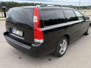 Black Volvo V70 2007 in Vilnius, with an engine capacity of 2.40 L and mileage of 550 thousand km for 1499 €, photo 4 on AUTOMOTO.COM.LV