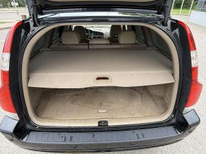 Black Volvo V70 2007 in Vilnius, with an engine capacity of 2.40 L and mileage of 550 thousand km for 1499 €, photo 10 on AUTOMOTO.COM.LV