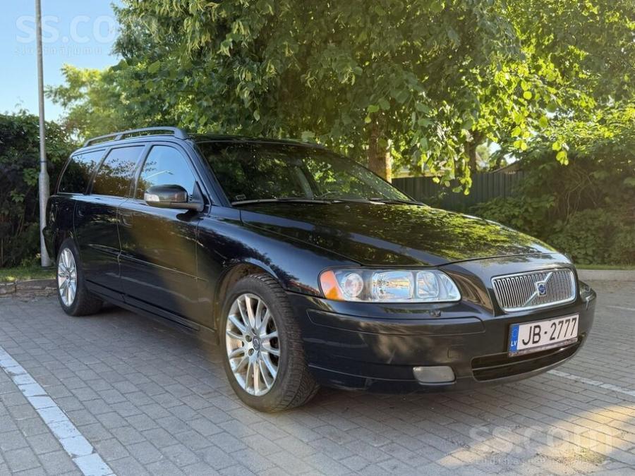 Черный Вольво В70 2007 в Елгава, объемом двигателя 2.40 л и пробегом 328 тыс. км за 2000 €, фото 1 на AUTOMOTO.COM.LV