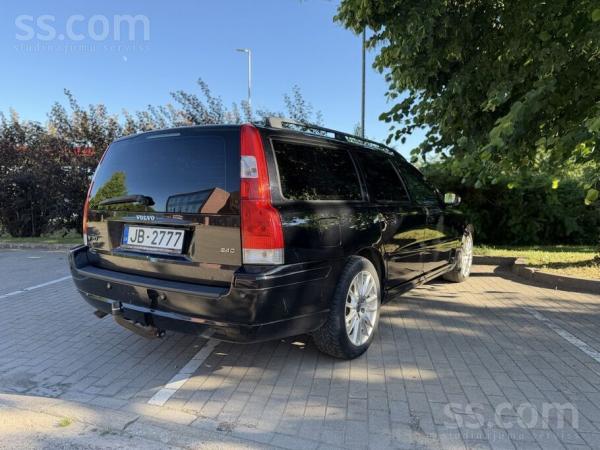 Черный Вольво В70 2007 в Елгава, объемом двигателя 2.40 л и пробегом 328 тыс. км за 2000 €, фото 3 на AUTOMOTO.COM.LV