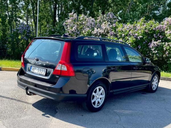 Black Volvo V70 2007 in Riga, with an engine capacity of 2.40 L and mileage of 0 thousand km for 4500 €, photo 5 on AUTOMOTO.COM.LV
