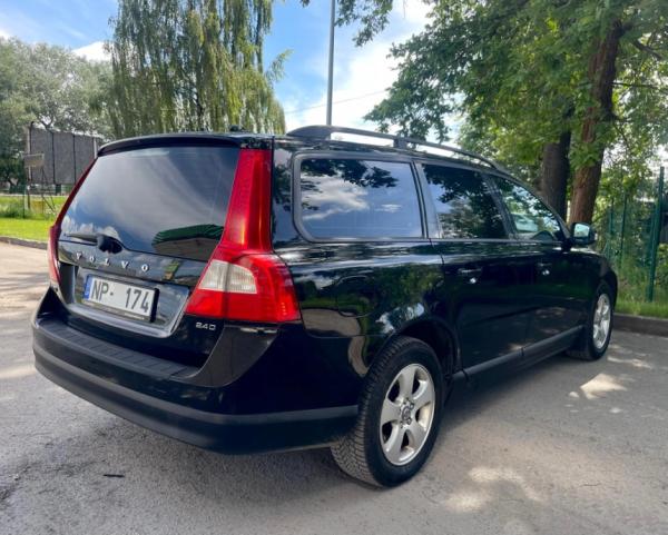 Melns Volvo V70 2007 Rīga, ar dzinēja tilpumu 2.40 L un nobraukumu 0 tūkst. km par 3900 €, foto 5 vietnē AUTOMOTO.COM.LV