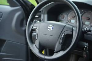 Black Volvo V70 2007 in Riga, with an engine capacity of 2.40 L and mileage of 287 thousand km for 3400 €, photo 16 on AUTOMOTO.COM.LV
