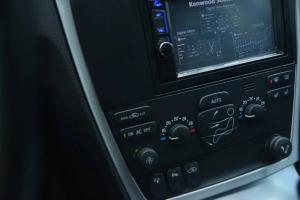 Black Volvo V70 2007 in Riga, with an engine capacity of 2.40 L and mileage of 287 thousand km for 3400 €, photo 20 on AUTOMOTO.COM.LV