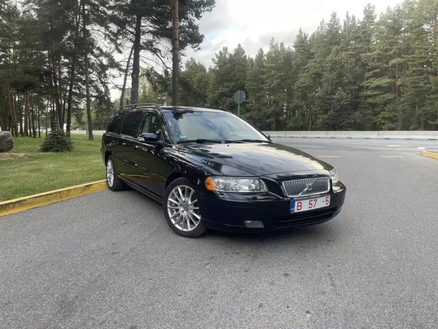 Black Volvo V70 2007 in Riga, with an engine capacity of 2.40 L and mileage of 237 thousand km for 2500 €, photo 3 on AUTOMOTO.COM.LV