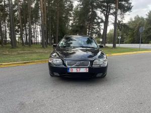 Black Volvo V70 2007 in Riga, with an engine capacity of 2.40 L and mileage of 237 thousand km for 2500 €, photo 4 on AUTOMOTO.COM.LV