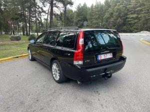 Black Volvo V70 2007 in Riga, with an engine capacity of 2.40 L and mileage of 237 thousand km for 2500 €, photo 6 on AUTOMOTO.COM.LV