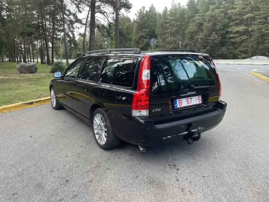 Black Volvo V70 2007 in Riga, with an engine capacity of 2.40 L and mileage of 237 thousand km for 2500 €, photo 6 on AUTOMOTO.COM.LV