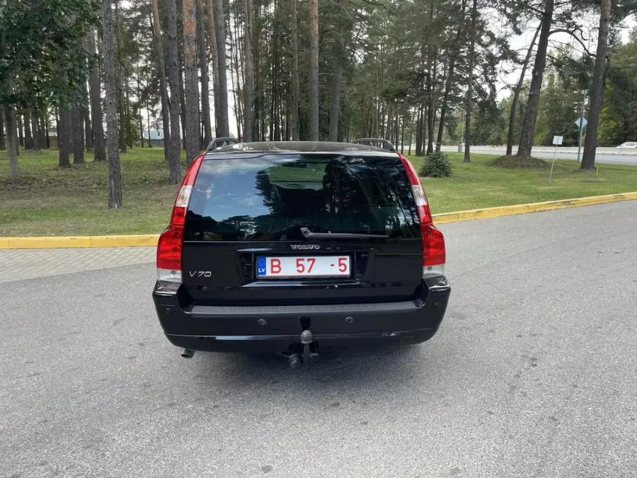 Black Volvo V70 2007 in Riga, with an engine capacity of 2.40 L and mileage of 237 thousand km for 2500 €, photo 7 on AUTOMOTO.COM.LV