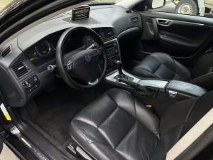 Black Volvo V70 2007 in Riga, with an engine capacity of 2.40 L and mileage of 237 thousand km for 2500 €, photo 11 on AUTOMOTO.COM.LV