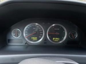 Black Volvo V70 2007 in Riga, with an engine capacity of 2.40 L and mileage of 237 thousand km for 2500 €, photo 18 on AUTOMOTO.COM.LV