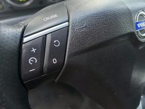 Black Volvo V70 2007 in Riga, with an engine capacity of 2.40 L and mileage of 237 thousand km for 2500 €, photo 21 on AUTOMOTO.COM.LV