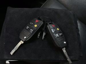 Black Volvo V70 2007 in Riga, with an engine capacity of 2.40 L and mileage of 237 thousand km for 2500 €, photo 26 on AUTOMOTO.COM.LV