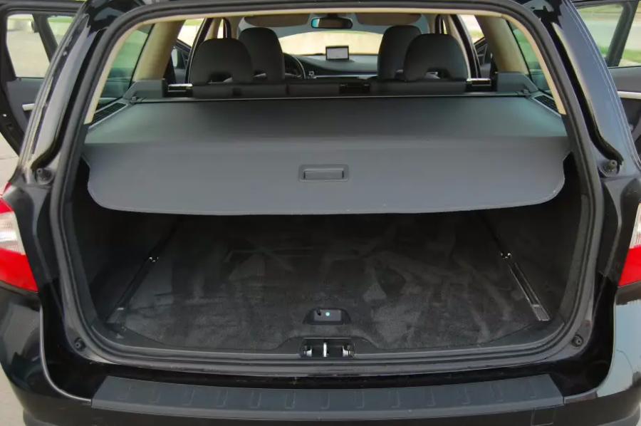 Melns Volvo V70 2007 Jēkabpils, ar dzinēja tilpumu 2.40 L un nobraukumu 255 tūkst. km par 5700 €, foto 12 vietnē AUTOMOTO.COM.LV