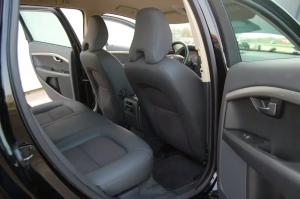 Melns Volvo V70 2007 Jēkabpils, ar dzinēja tilpumu 2.40 L un nobraukumu 255 tūkst. km par 5700 €, foto 17 vietnē AUTOMOTO.COM.LV