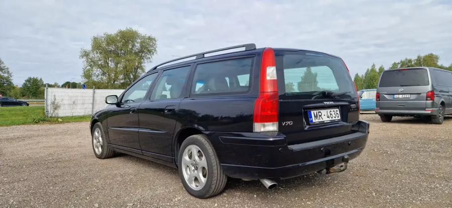 Black Volvo V70 2007 in Daugavpils, with an engine capacity of 2.40 L and mileage of 391 thousand km for 2950 €, photo 4 on AUTOMOTO.COM.LV