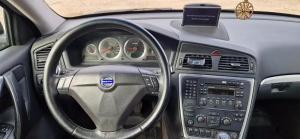 Black Volvo V70 2007 in Daugavpils, with an engine capacity of 2.40 L and mileage of 391 thousand km for 2950 €, photo 11 on AUTOMOTO.COM.LV