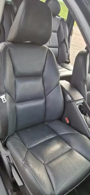 Black Volvo V70 2007 in Daugavpils, with an engine capacity of 2.40 L and mileage of 391 thousand km for 2950 €, photo 21 on AUTOMOTO.COM.LV