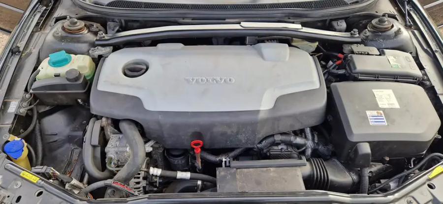 Black Volvo V70 2007 in Daugavpils, with an engine capacity of 2.40 L and mileage of 391 thousand km for 2950 €, photo 26 on AUTOMOTO.COM.LV