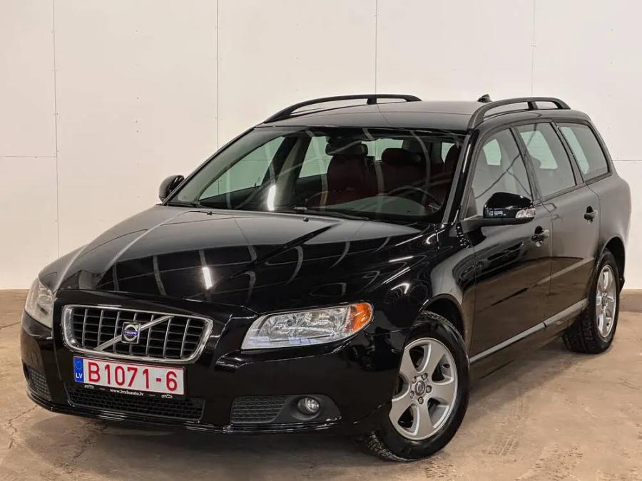 Black Volvo V70 2007 in Jurmala, with an engine capacity of 2.40 L and mileage of 456 thousand km for 4850 €, photo 1 on AUTOMOTO.COM.LV