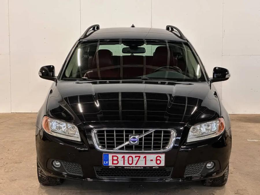 Black Volvo V70 2007 in Jurmala, with an engine capacity of 2.40 L and mileage of 456 thousand km for 4850 €, photo 4 on AUTOMOTO.COM.LV