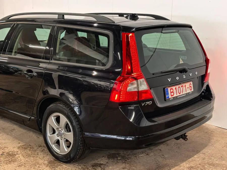 Black Volvo V70 2007 in Jurmala, with an engine capacity of 2.40 L and mileage of 456 thousand km for 4850 €, photo 7 on AUTOMOTO.COM.LV