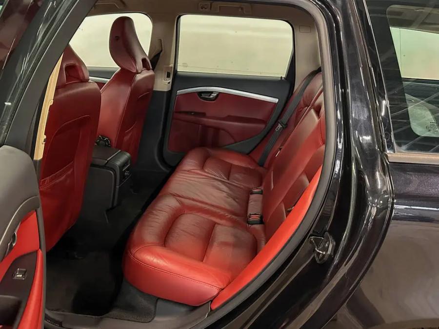 Black Volvo V70 2007 in Jurmala, with an engine capacity of 2.40 L and mileage of 456 thousand km for 4850 €, photo 20 on AUTOMOTO.COM.LV