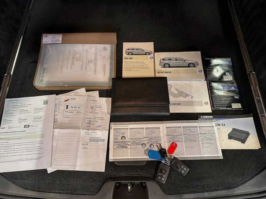 Black Volvo V70 2007 in Jurmala, with an engine capacity of 2.40 L and mileage of 456 thousand km for 4850 €, photo 29 on AUTOMOTO.COM.LV